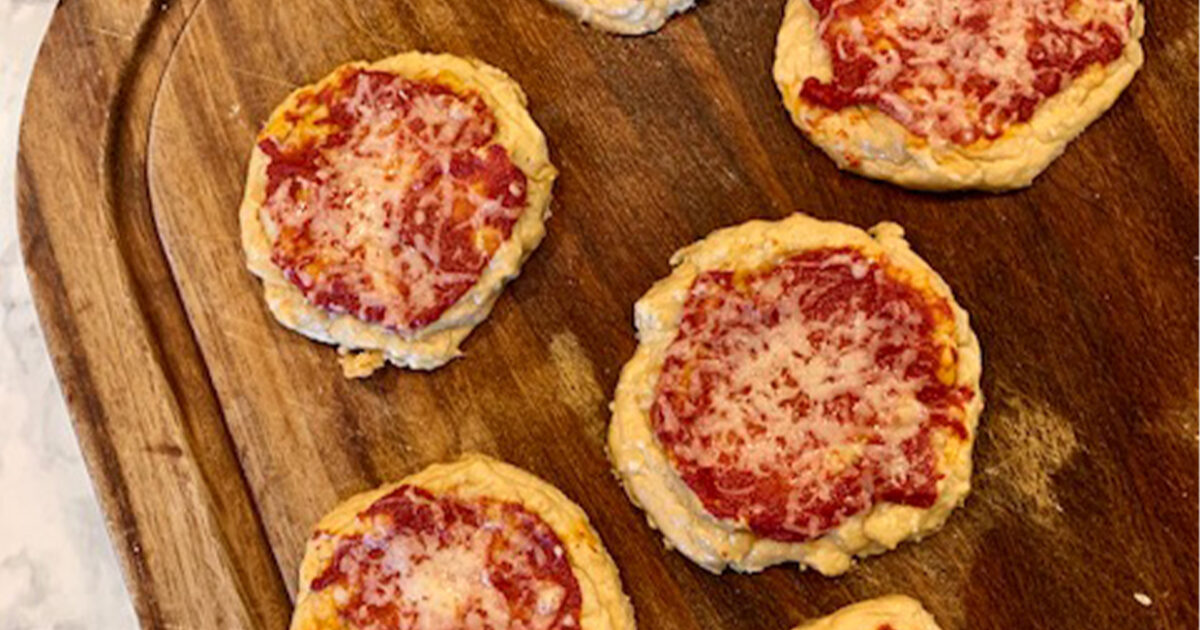 Eggscellent Mini Fishy Pizzas Recipe | Earth's Best